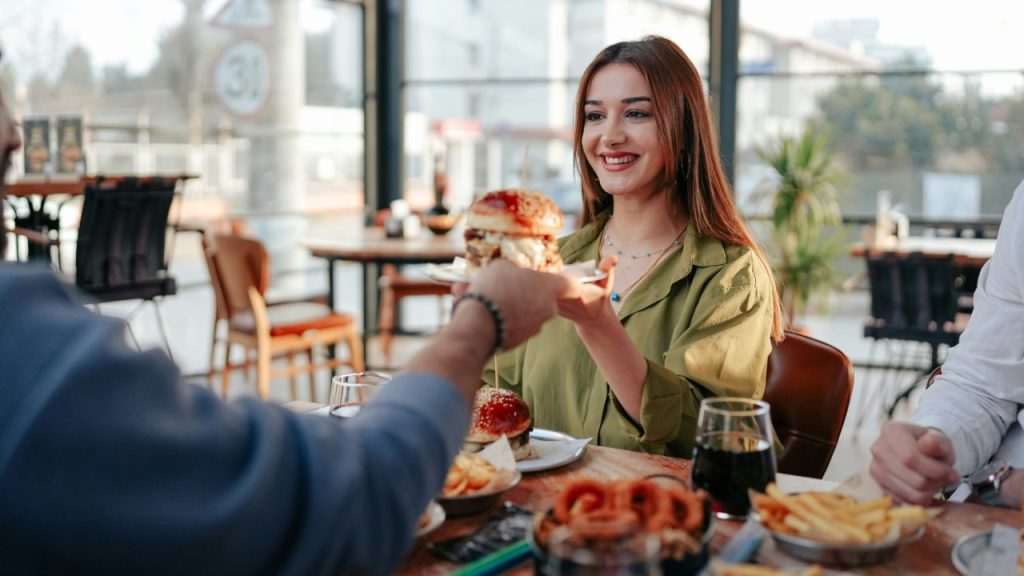Chain Restaurants and the Lower Middle-Class Idea of “Fancy” - IXFY ...